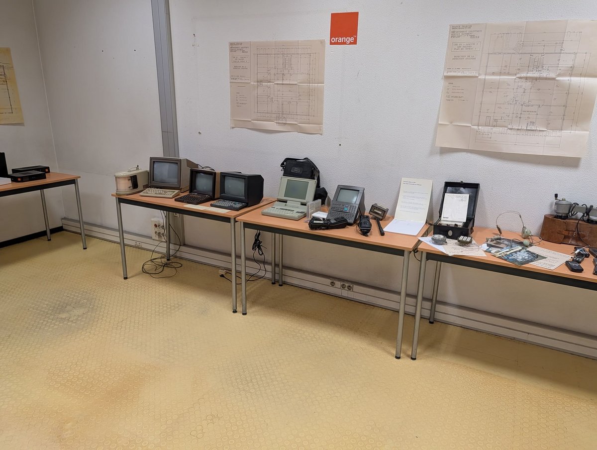 Orange nous a fait entrer dans ses installations à Ajaccio, et ce qu'on ...