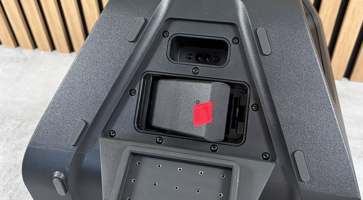 Test LG xboom Stage 301 : derrière tout ce plastique, se cache une ...