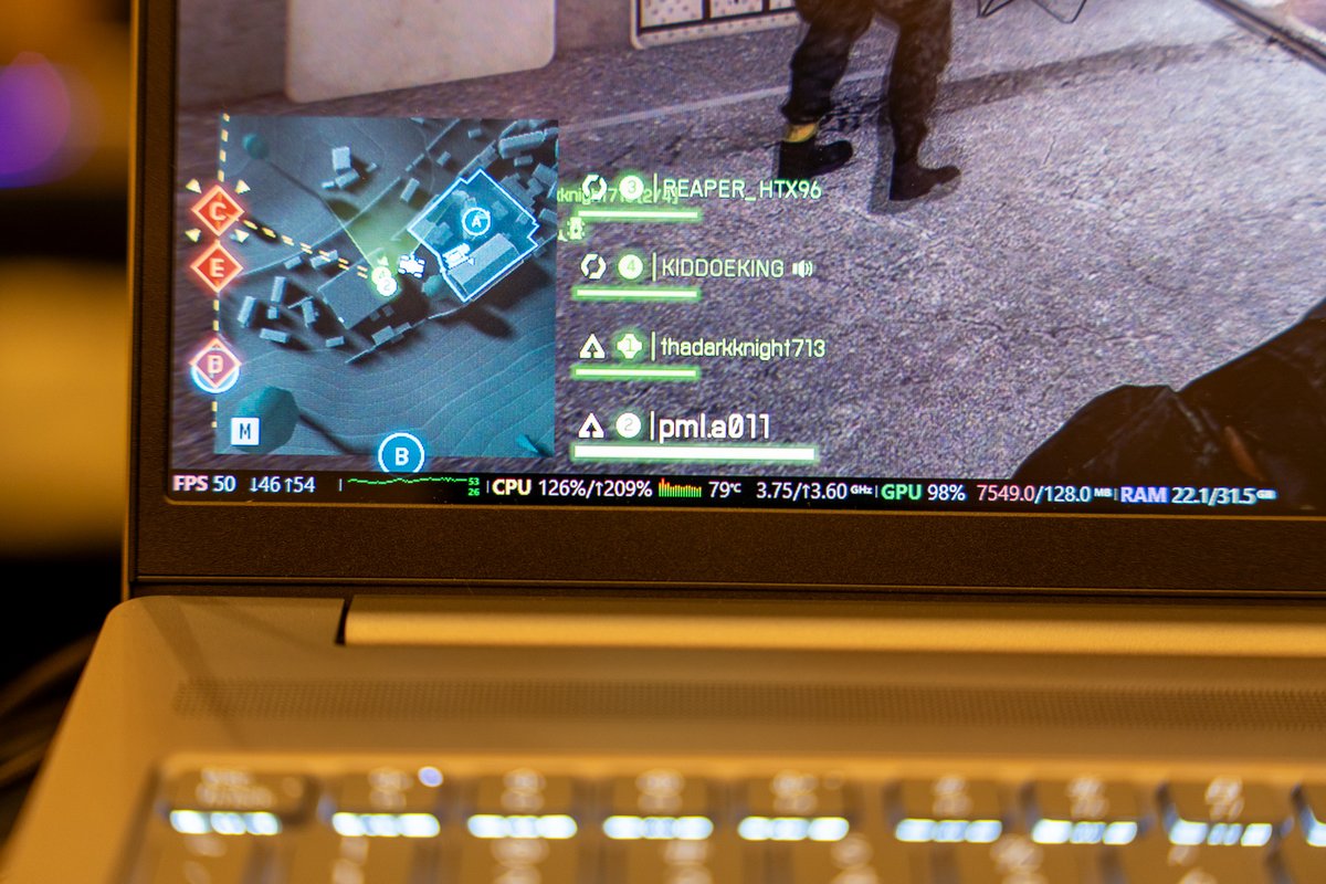 Cyberpunk 2077 sur un PC portable ultra-fin : la claque Intel Panther ...