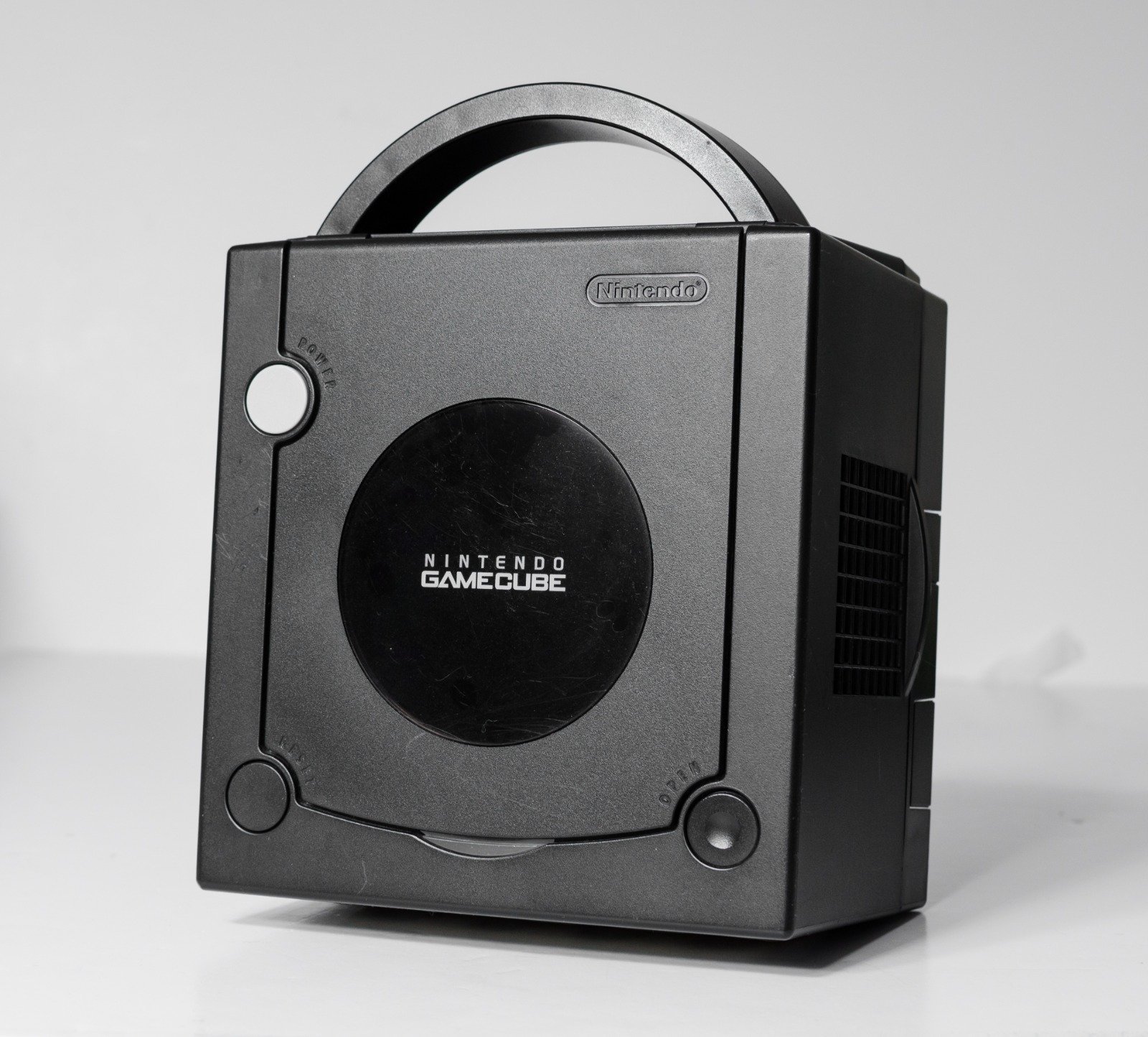 La GameCube fête ses 25 ans : la console qui a perdu la guerre mais ...