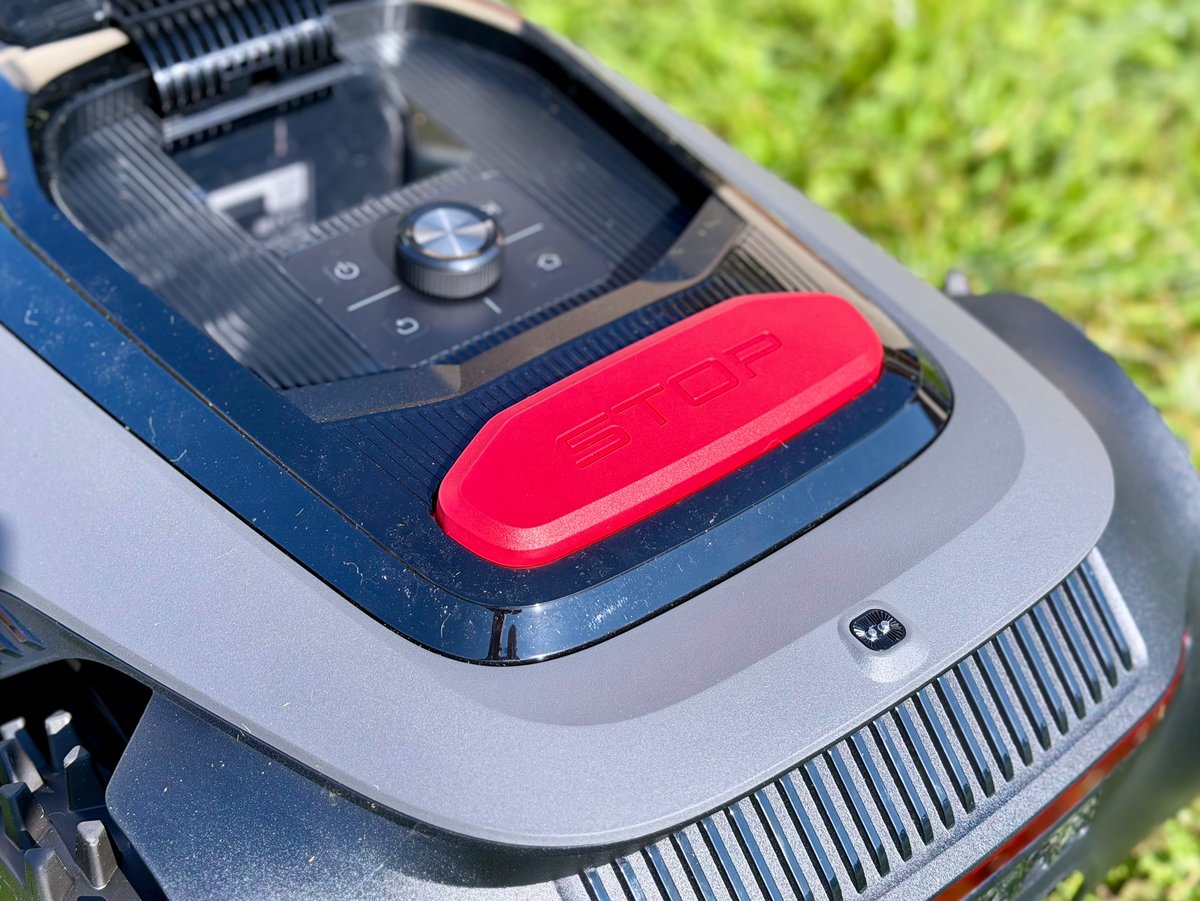 Test Mova LiDAX Ultra 1200 : un robot tondeuse sans fil redoutable ...