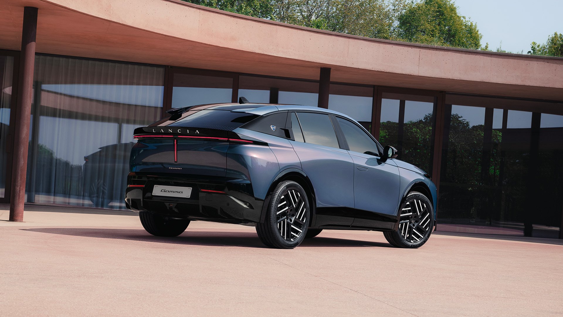 Lancia n'a toujours pas dit son dernier mot, et voici le SUV électrique ...