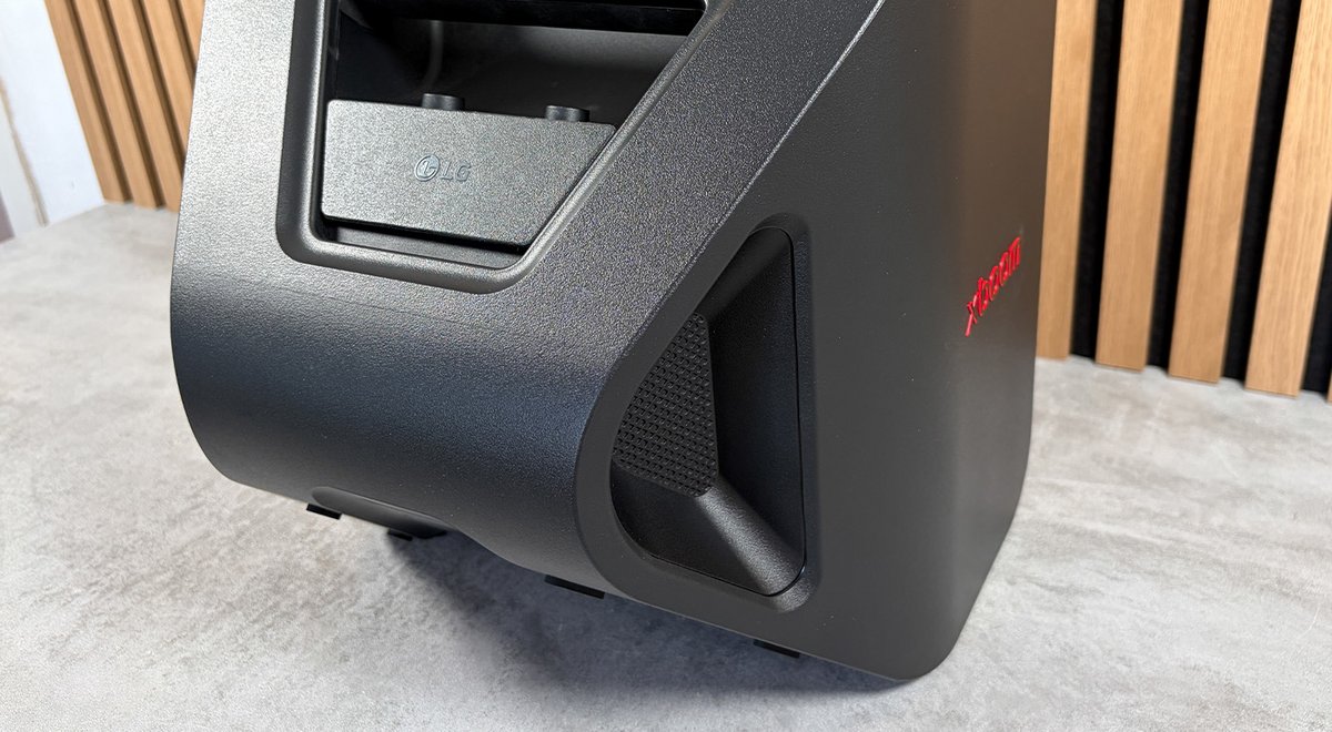 Test LG xboom Stage 301 : derrière tout ce plastique, se cache une ...
