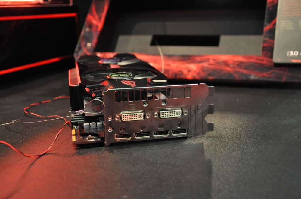 Computex 2012 : Asus ROG Matrix 7970 et ROG Mars III