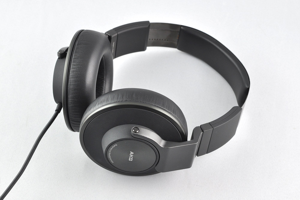 Test AKG K550 : du fermé qui sonne ouvert