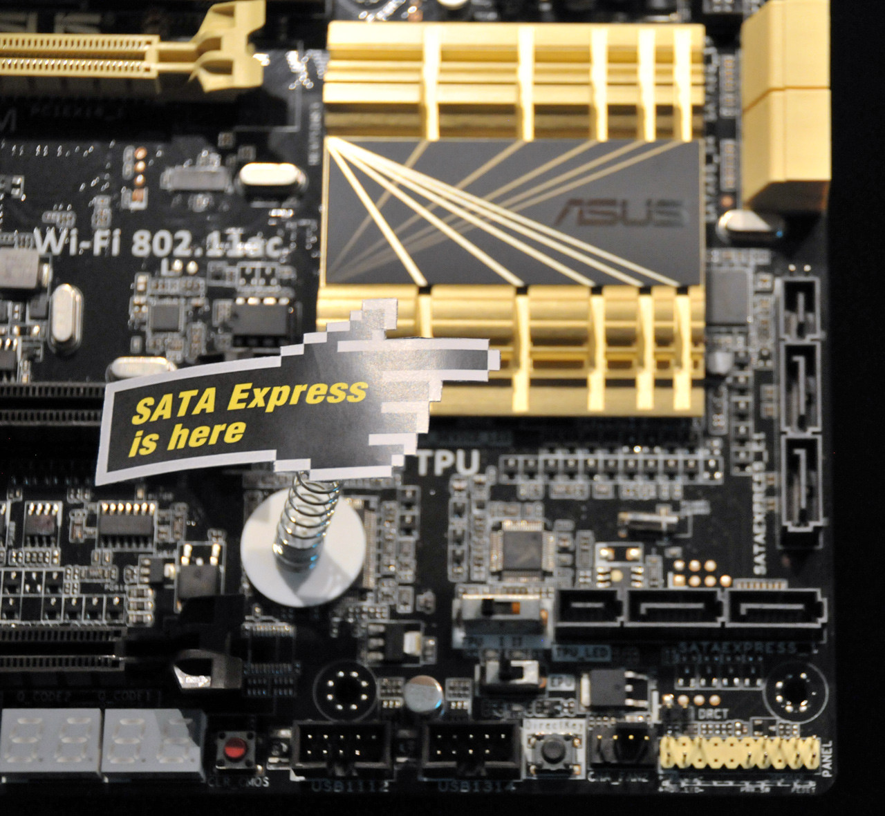 CES 2014 : Asus présente sa première carte mère SATA Express