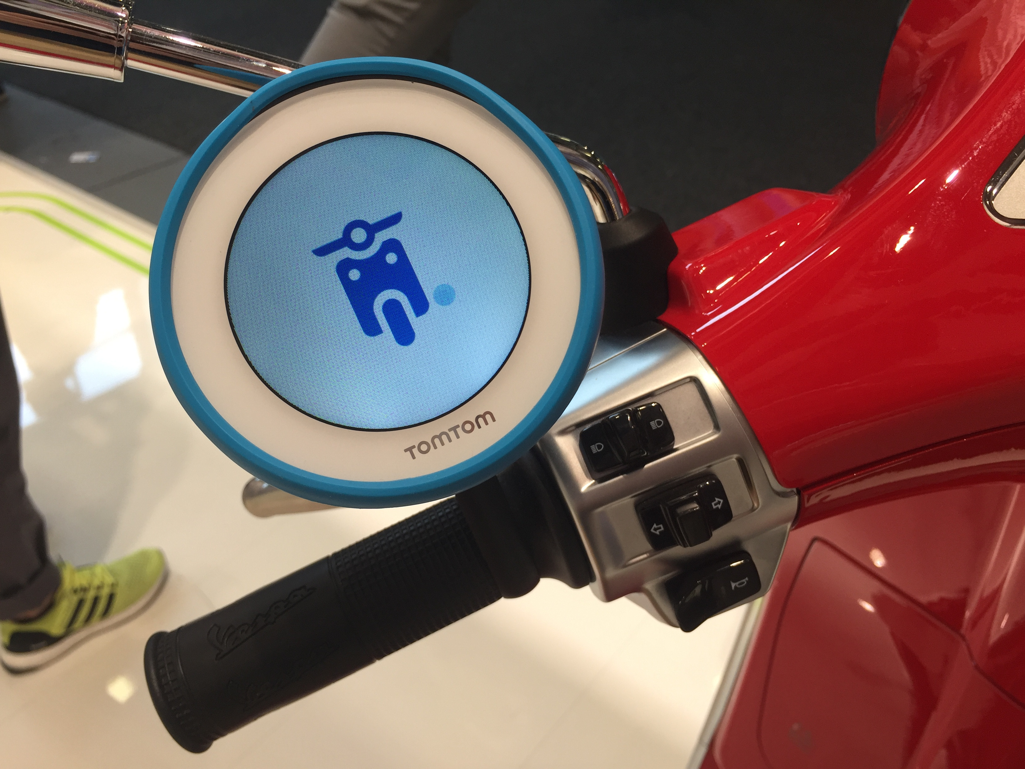 TomTom Vio, un GPS dédié aux scooters