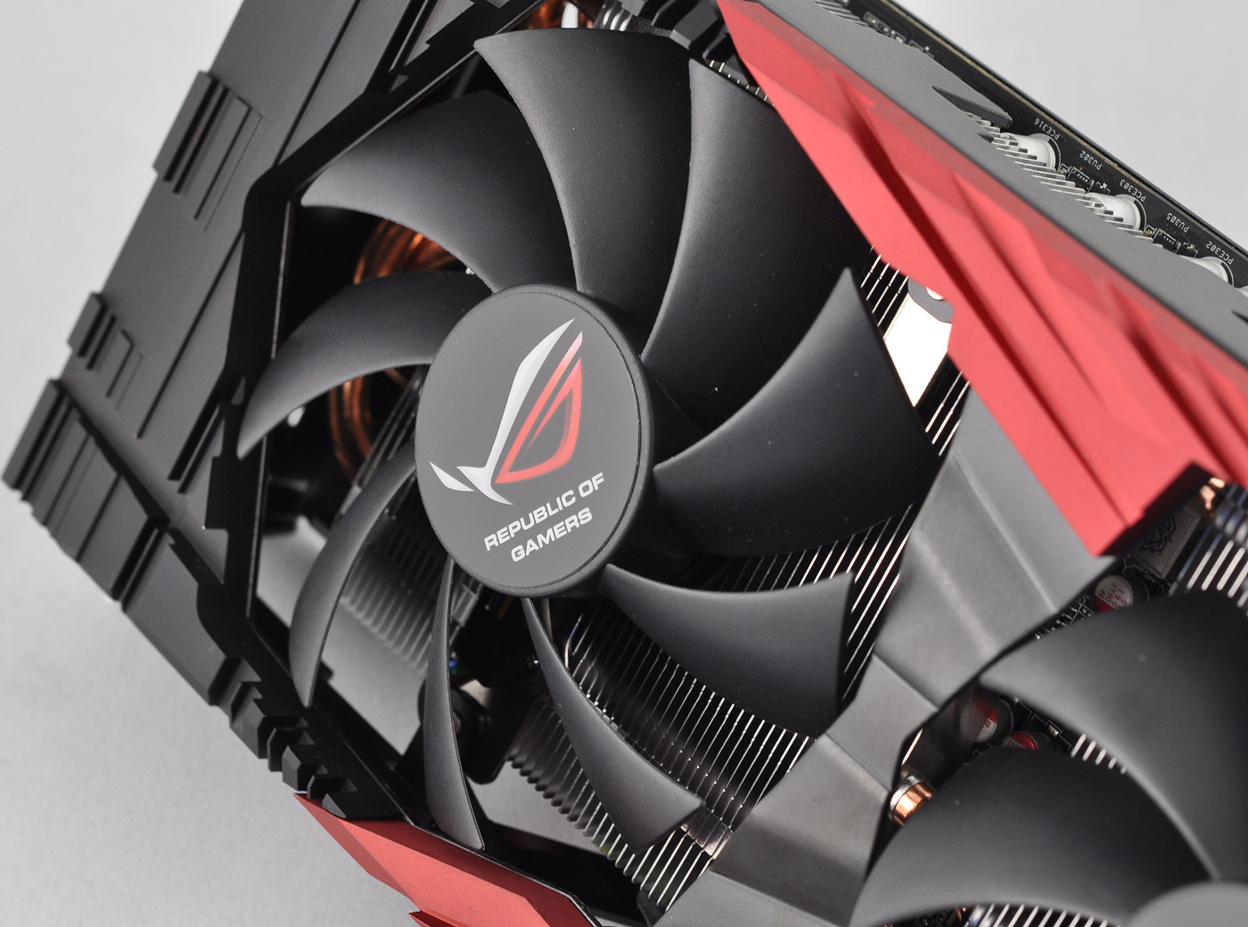 L'Asus Mars II est arrivée à la rédaction : déballage