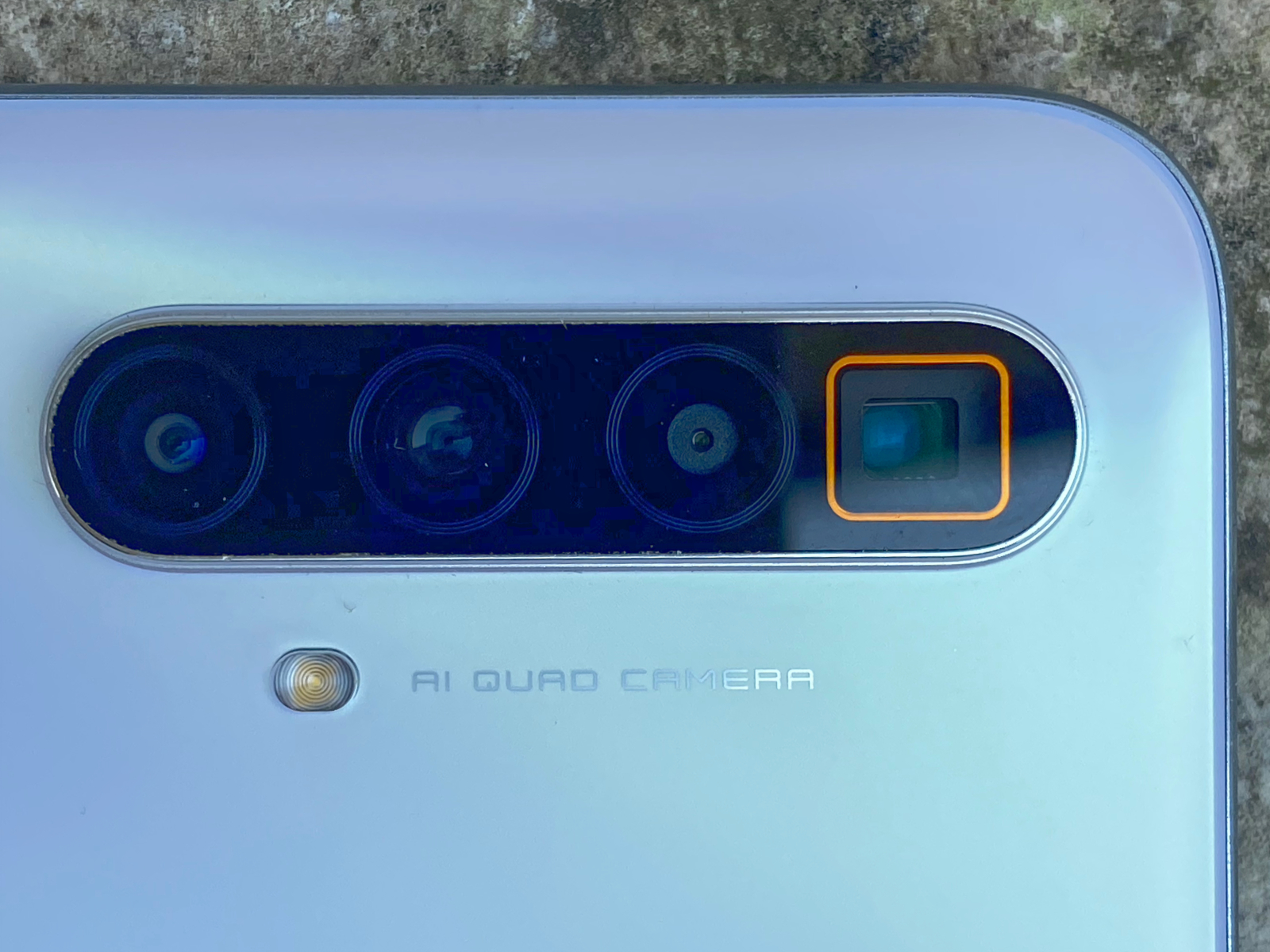 Test Realme X3 SuperZoom : performant et abordable