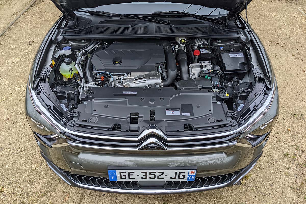 Essai Citroën C5 X hybride rechargeable : un confort de conduite qui ...