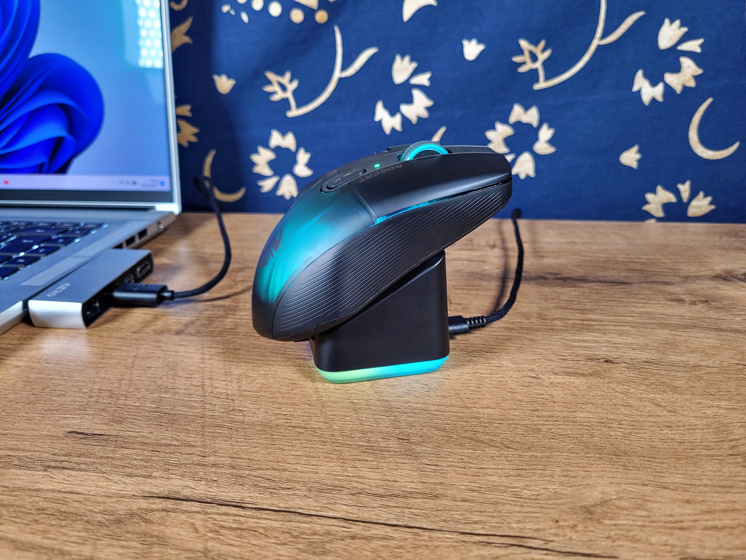 Test Roccat Kone XP Air : l'une des meilleures souris Roccat revient en ...