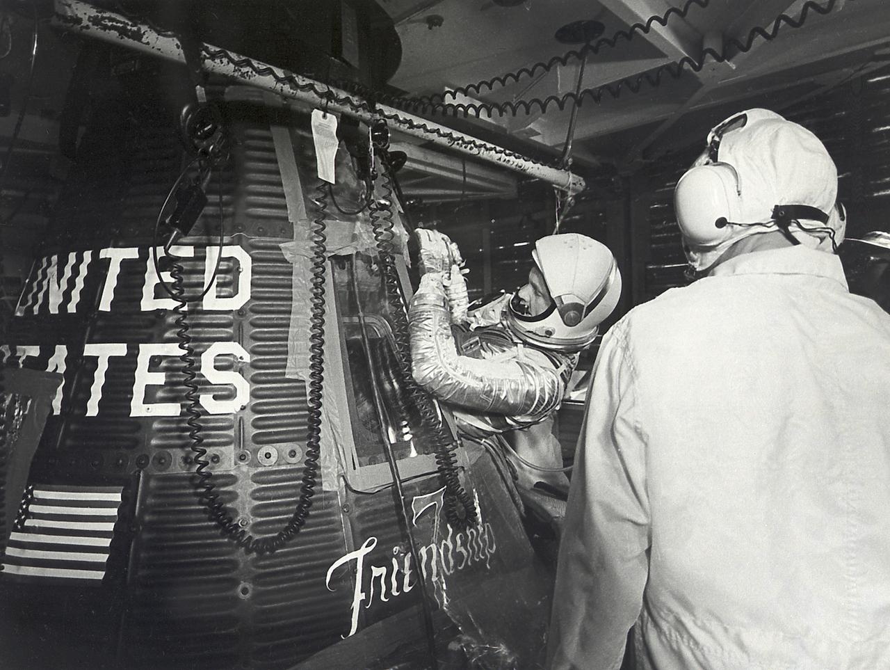 Avec Friendship 7, John Glenn devient le premier Américain en orbite