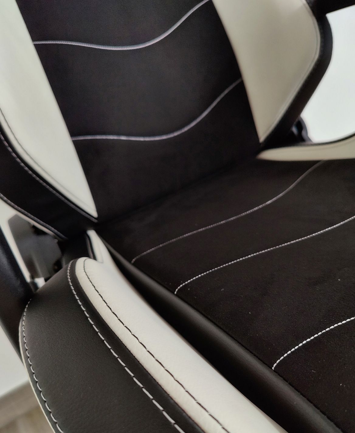 Test Maxnomic Dominator « Executive Edition » : un siège gaming élégant ...