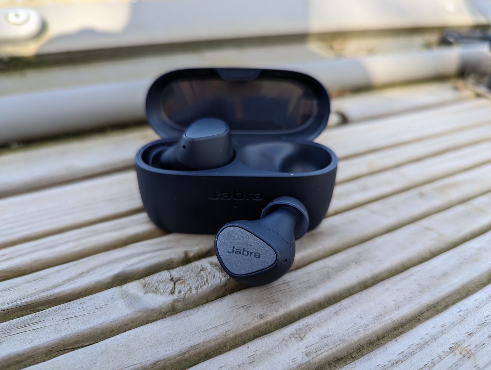 Test Jabra Elite 4 : des écouteurs ANC pas chers qui ont tout pour plaire
